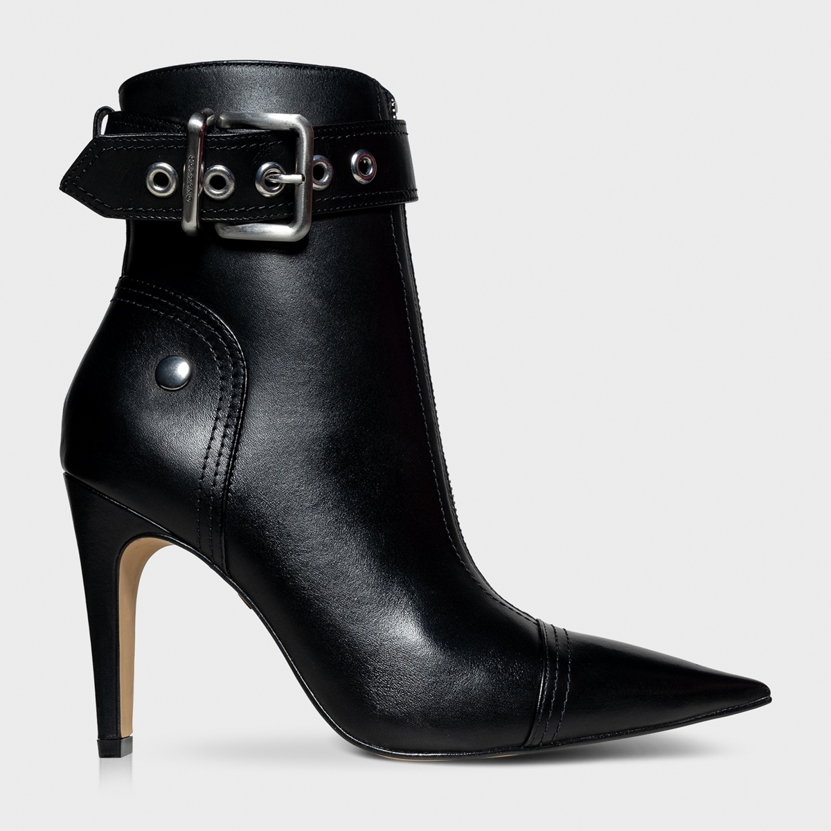 Bota Biqueira Fivela Ilhós Salto Fino Couro Preto