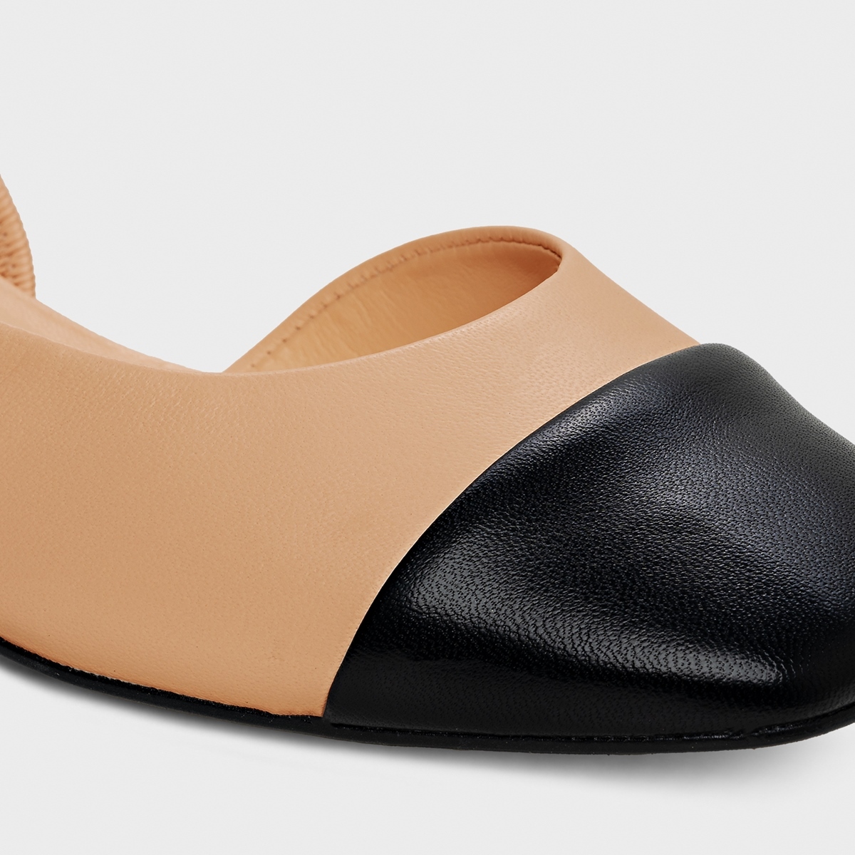 Sapatilha Slingback Cap Toe Couro Bege Crema